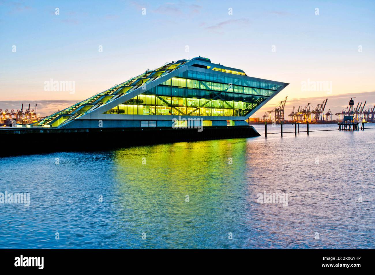 Dockland at dusk, modern architecture in the Hafencity of Hamburg ...