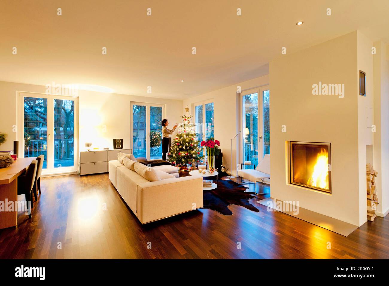 Single point perspective christmas hi-res stock photography and images ...