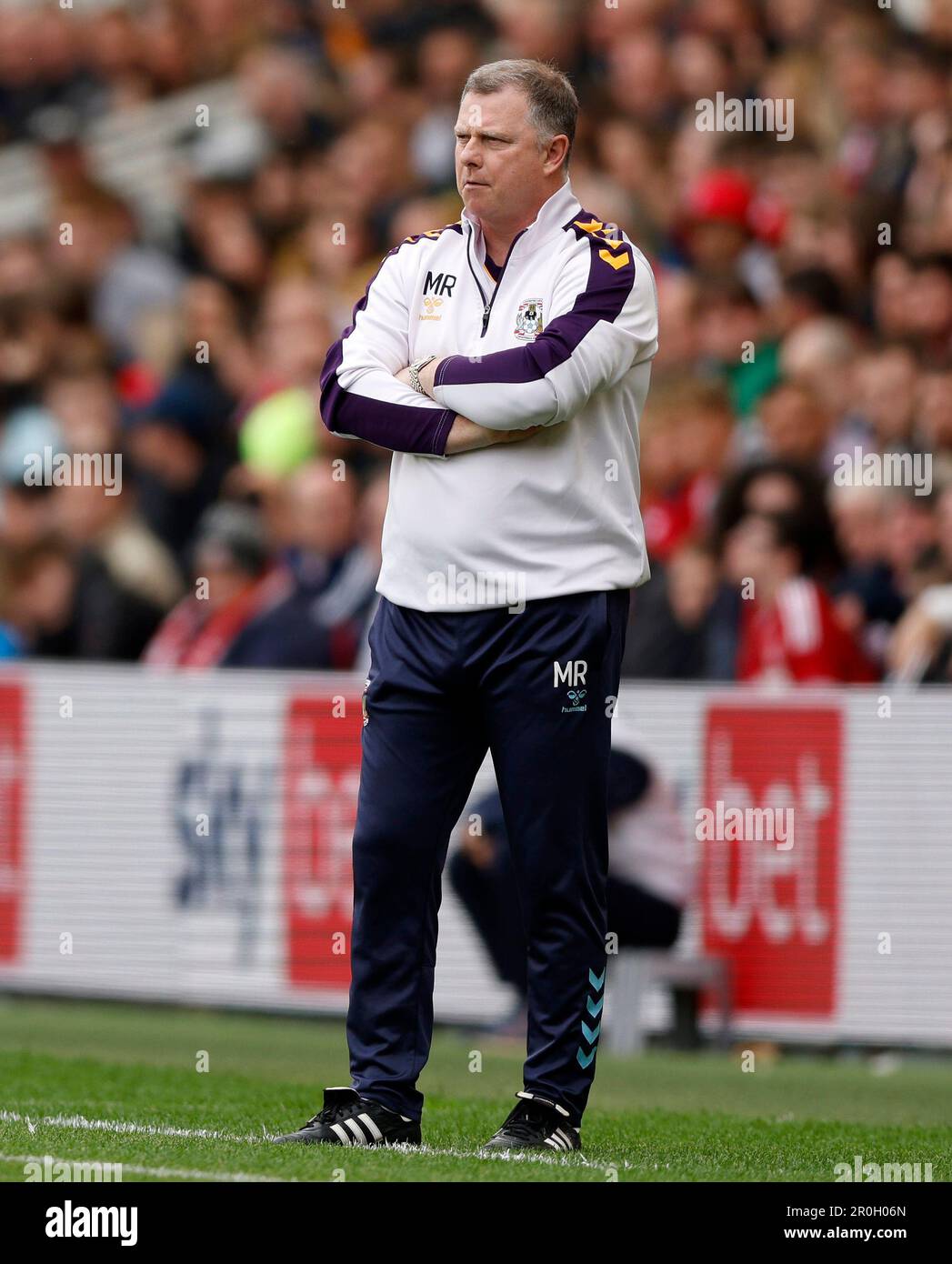 Coventry City manager Mark Robins during the Sky Bet Championship match ...
