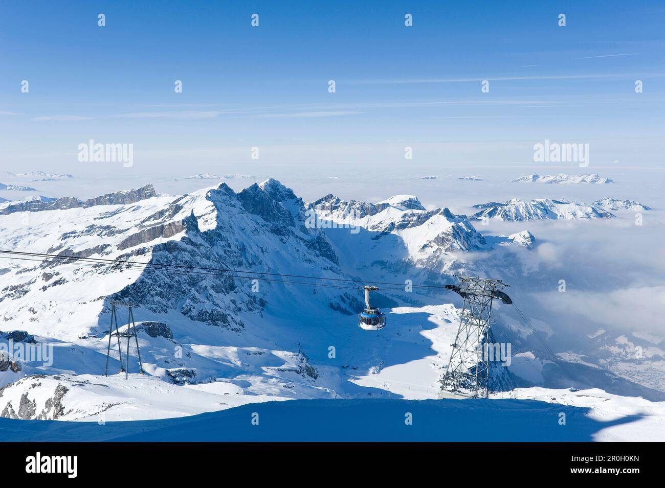 Titlis cable car hi-res stock photography and images - Alamy