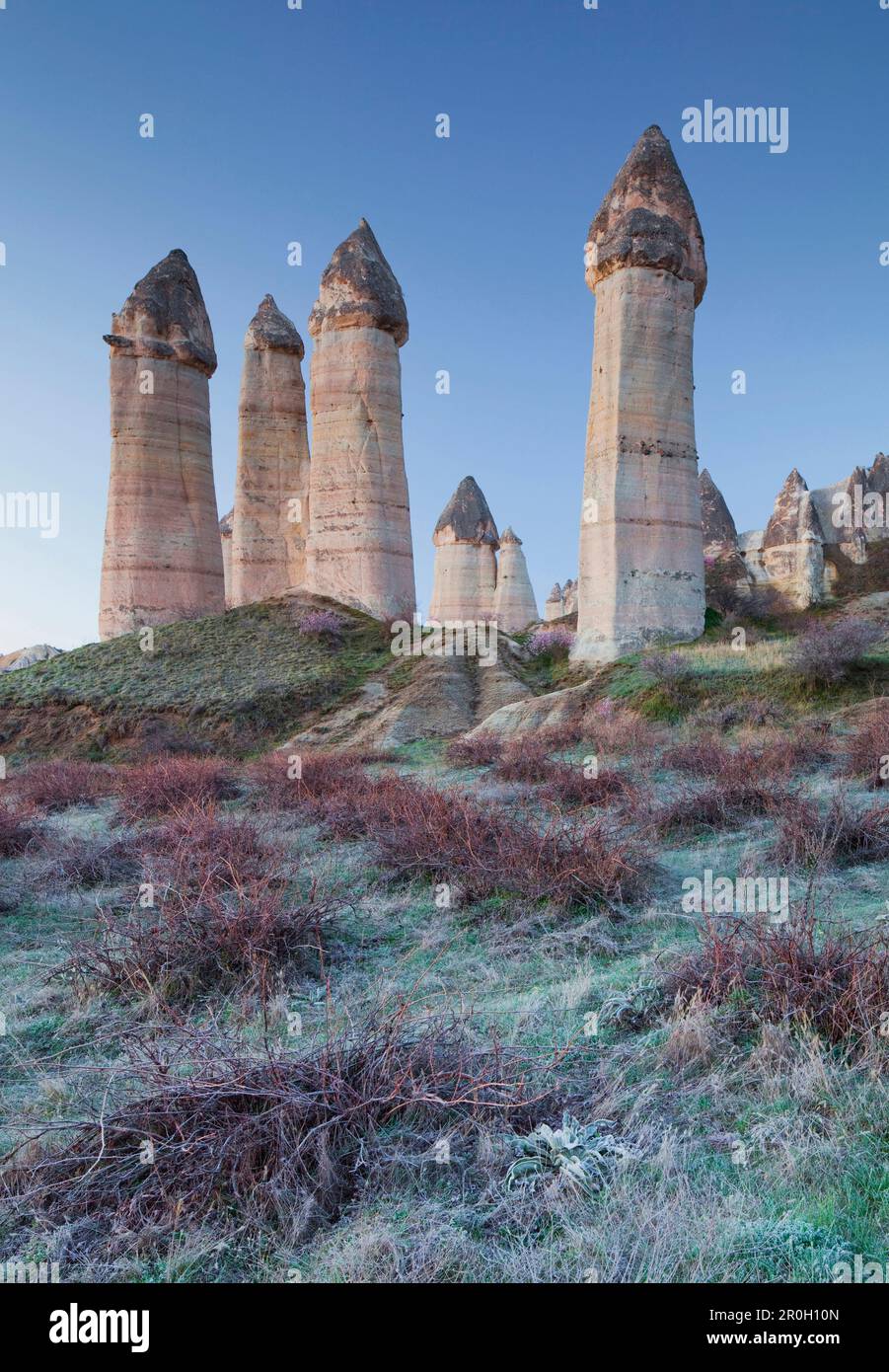 Vein and Fairy Chimney in the Valley of love, Tufa erosion, Goereme ...