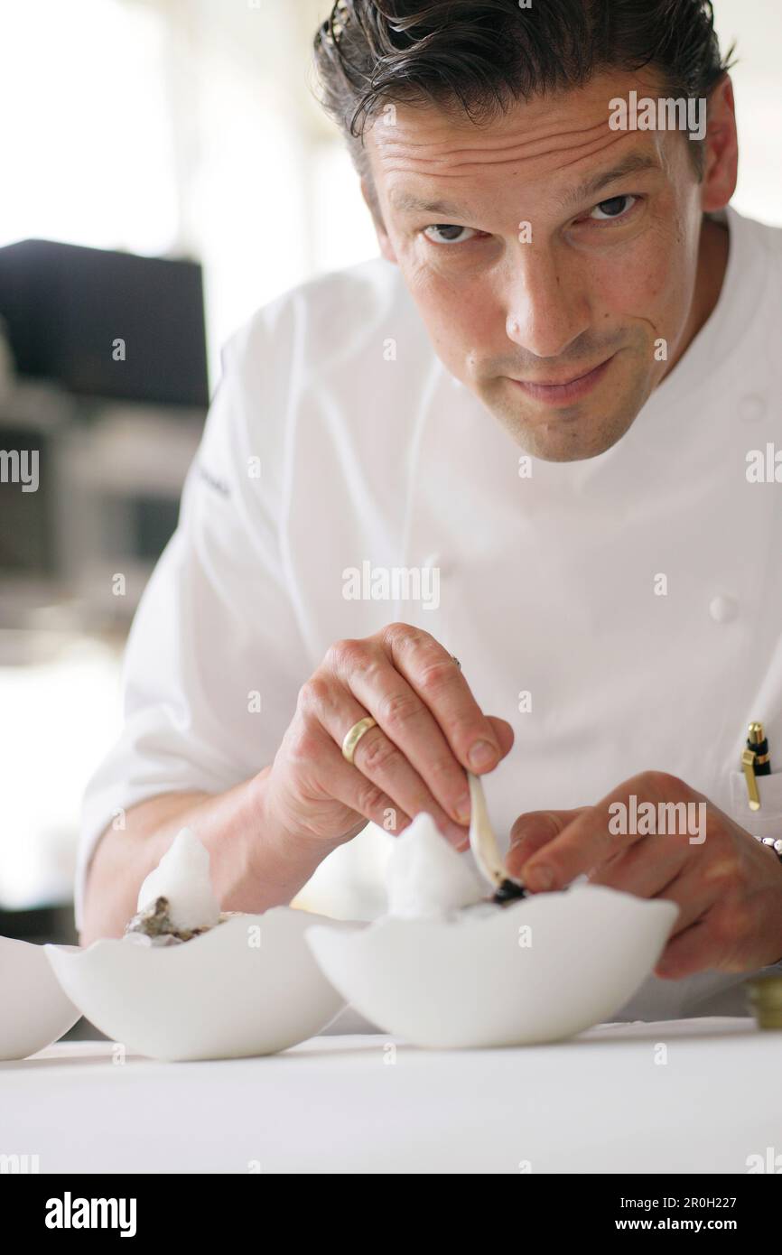 Cook dish hi-res stock photography and images - Alamy