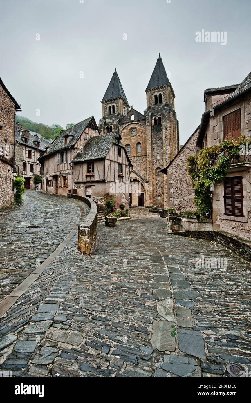 Abbey church Sainte-Foy, Conques, Aveyron, Midi-Pyrenees, France Stock ...