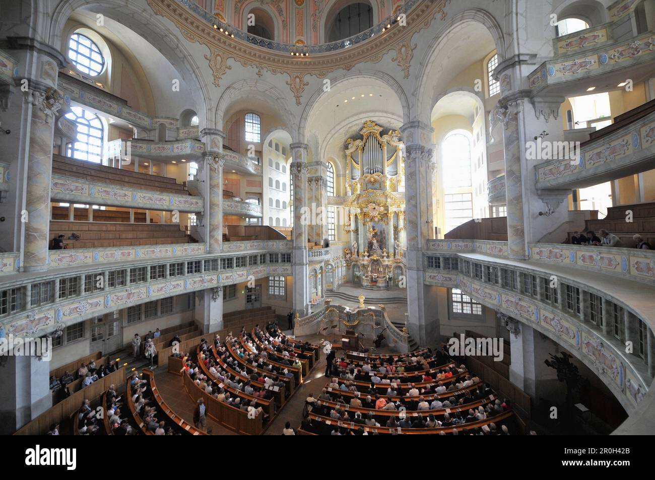 Dresden frauenkirche church inside hi-res stock photography and images ...