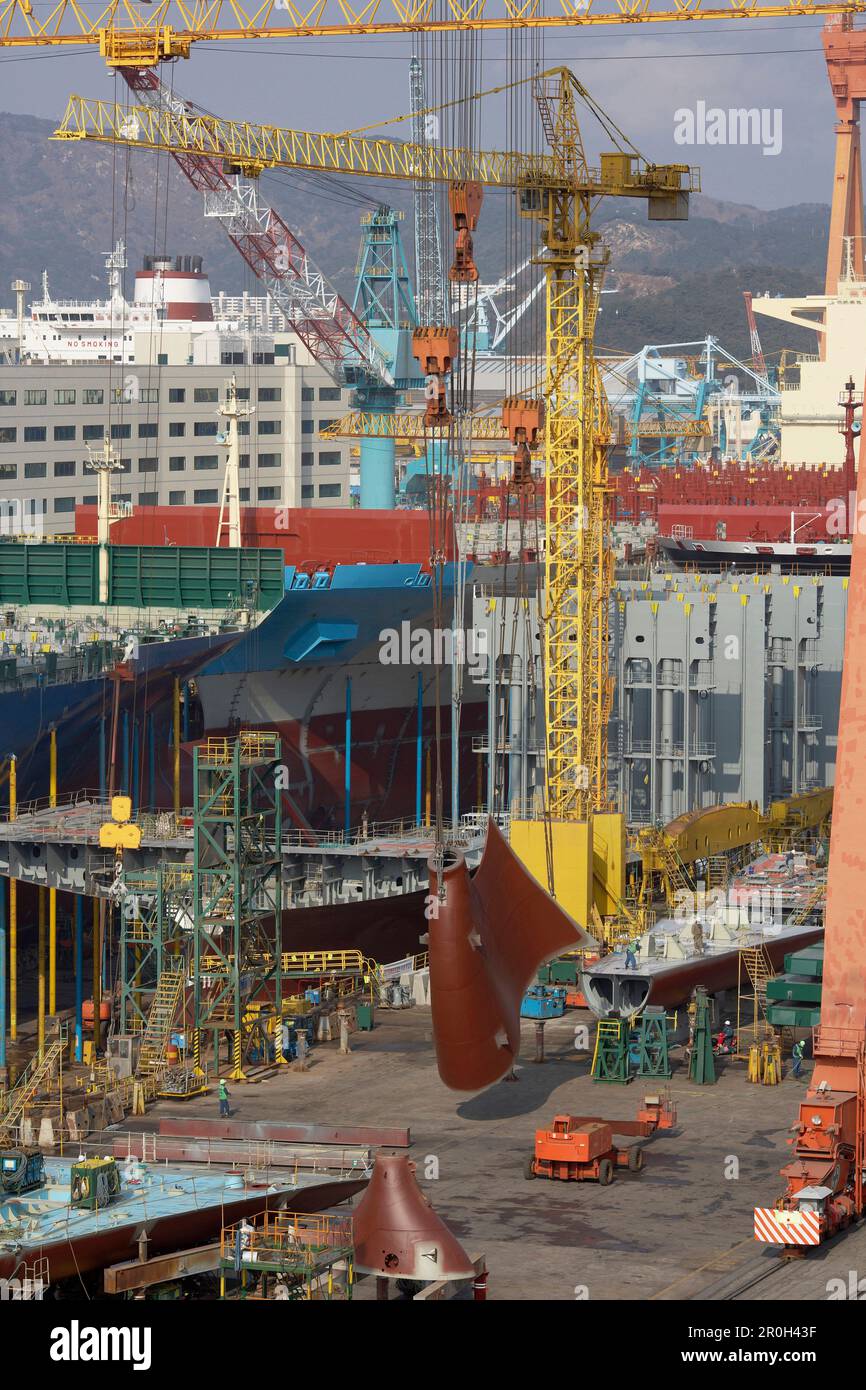 Insight into the production at worlds largest shipyard, Ulsan, South ...