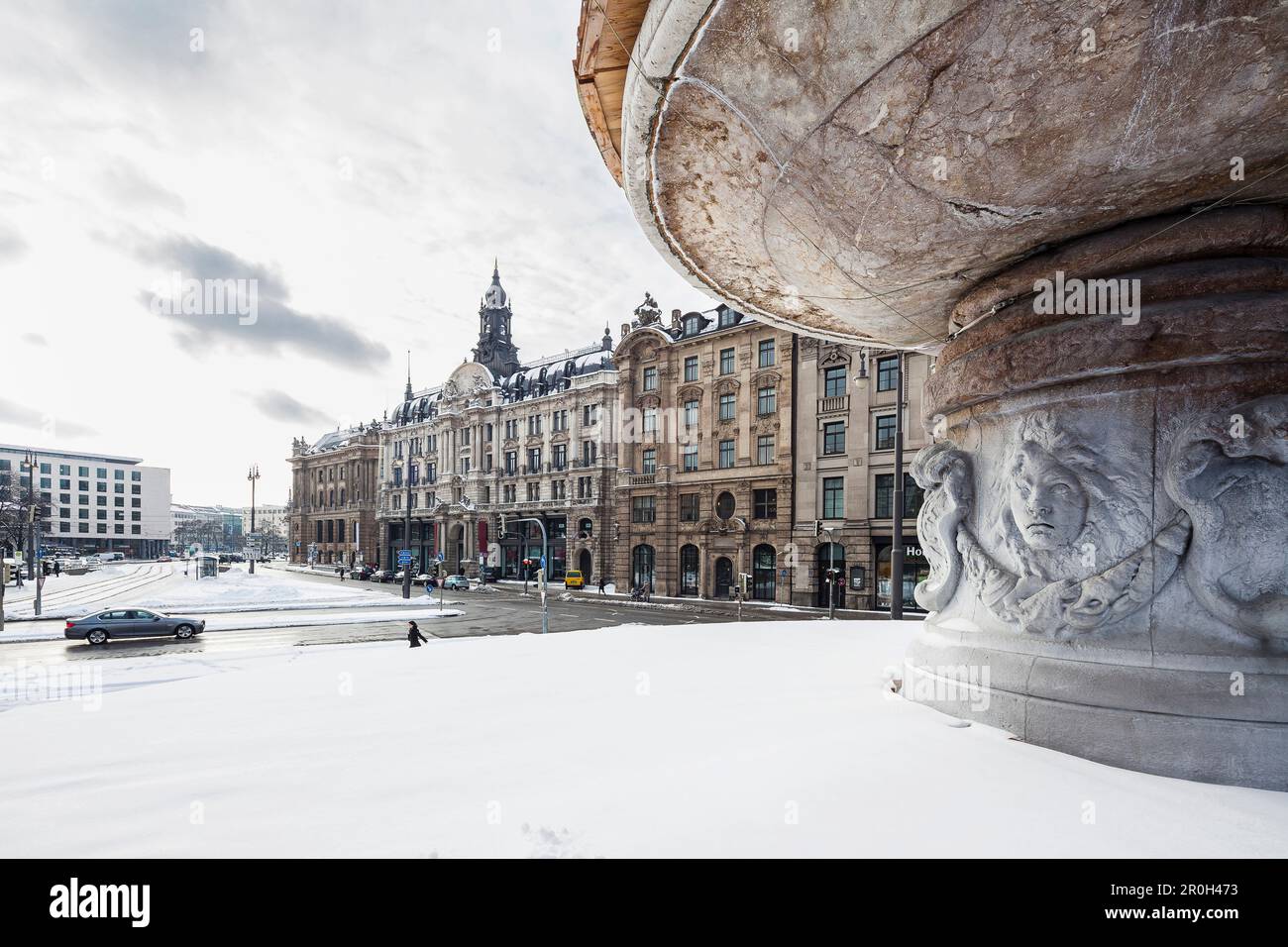 Fountain Wittelsbacher Brunnen in winter, Maximiliansplatz und ...