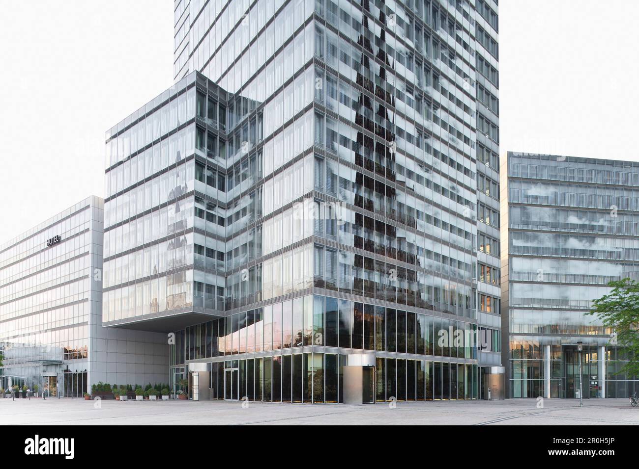 At is 148.5 meters tall, 165.48 including antenna, the Cologne Tower is ...