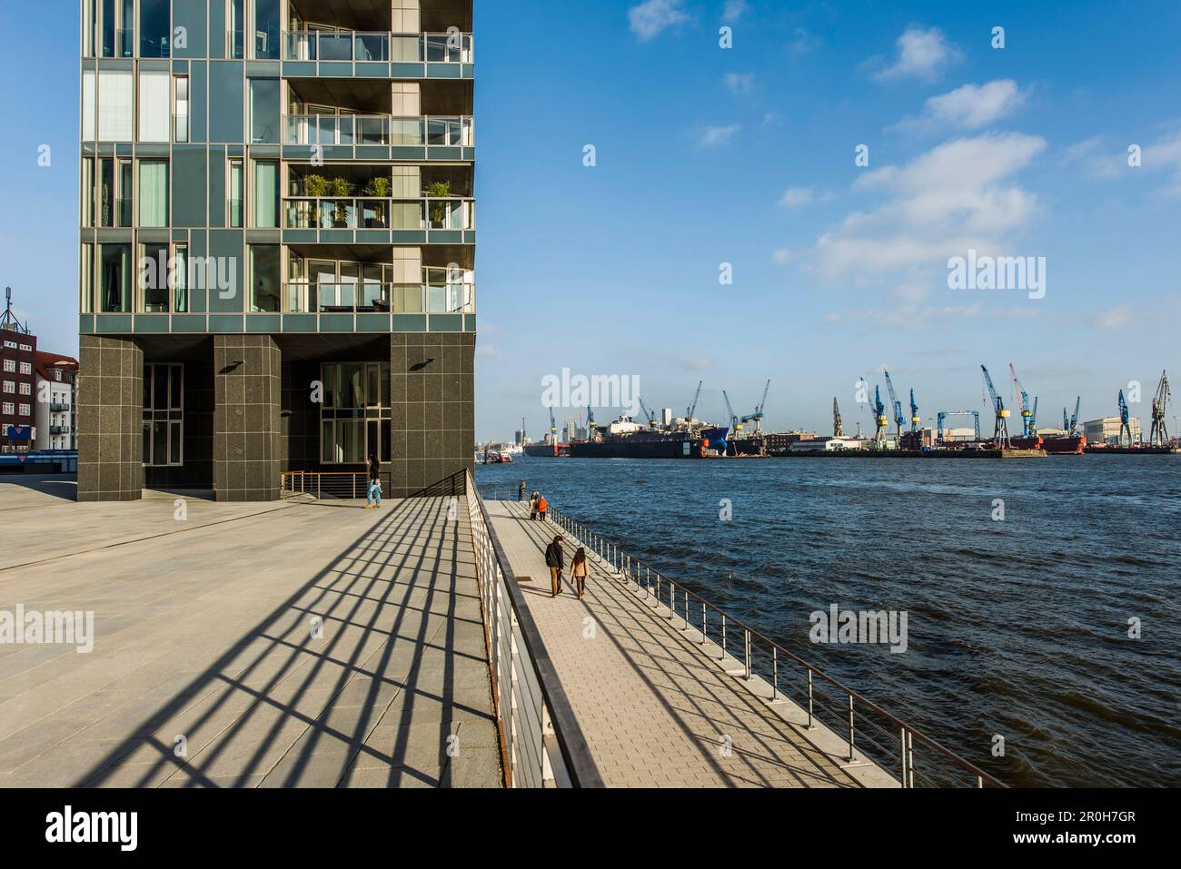 Corner building in series hi-res stock photography and images - Alamy