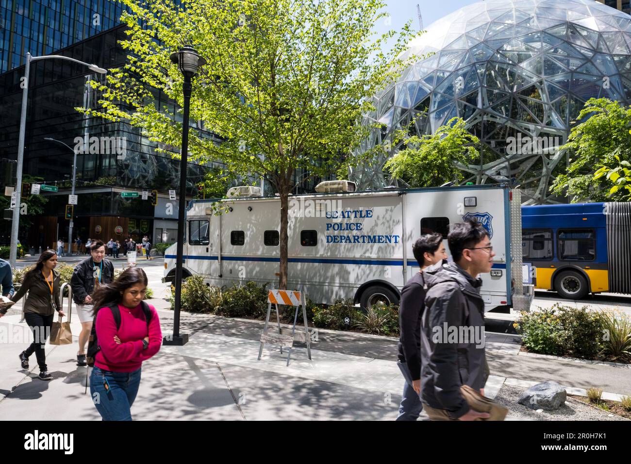 Police mobile precinct hi-res stock photography and images - Alamy
