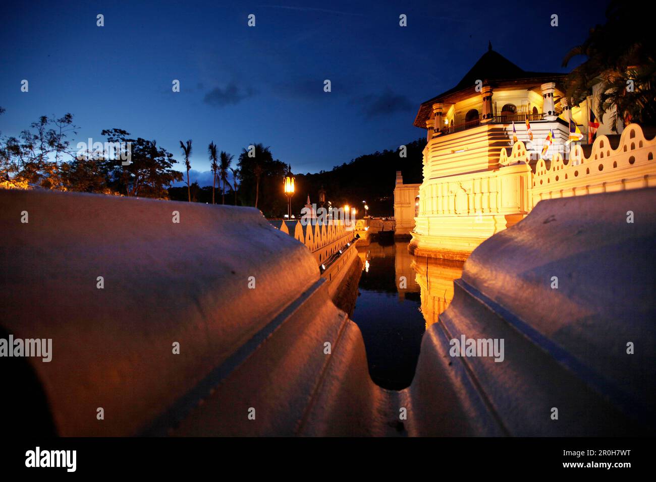 Sri Dalada Maligawa, Temple of the Tooth, Kandy, Central Province, Sri ...