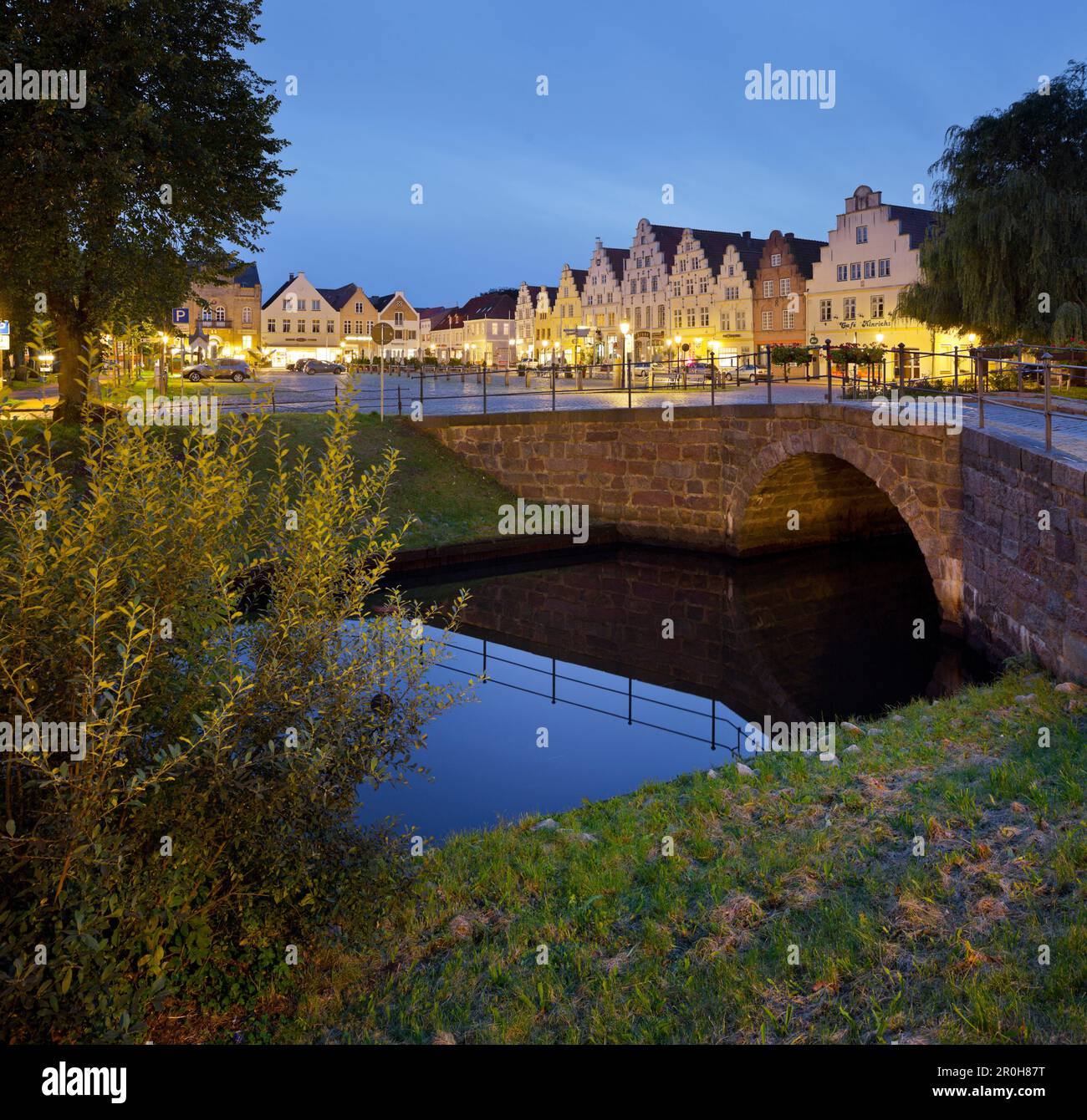 Stepped gable houses, bridge at Mittelburgwall, Market square ...