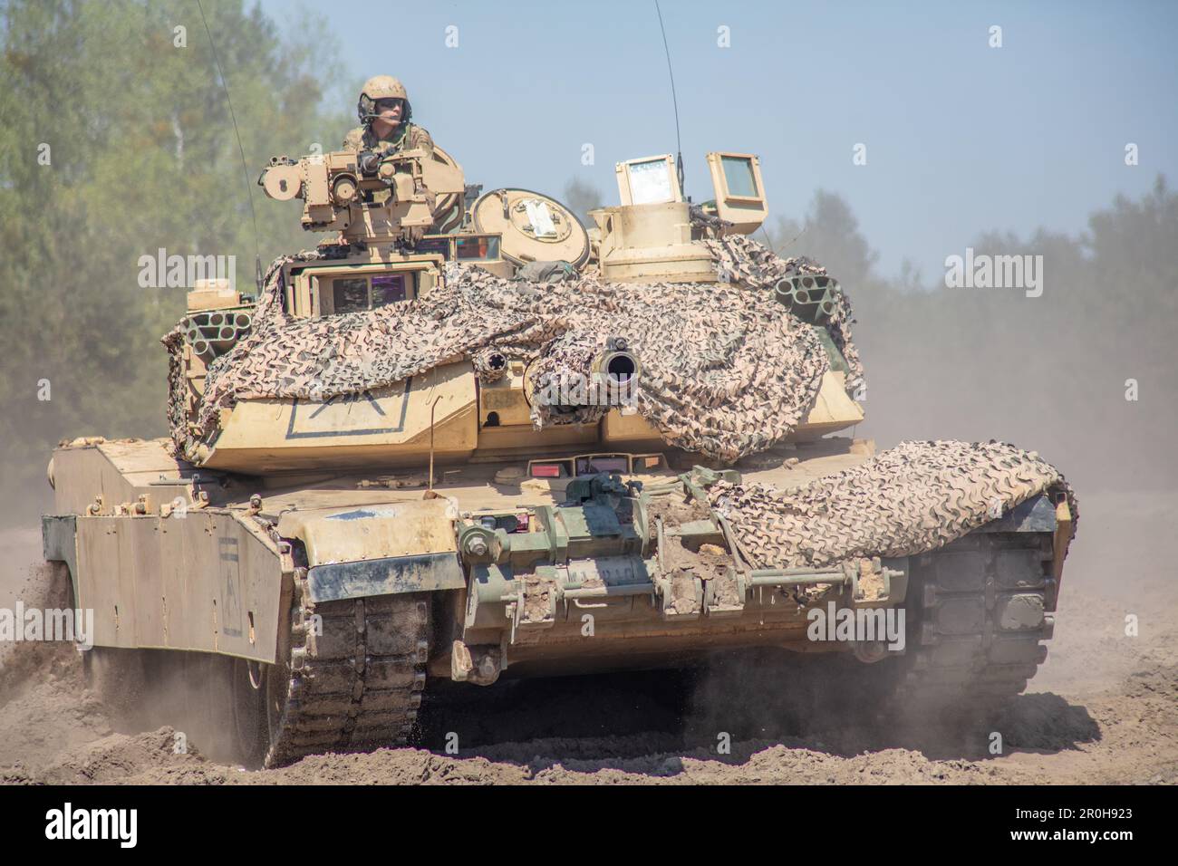 U.S. Soldiers assigned to 2nd Battalion, 70th Armor Regiment, 2nd ...