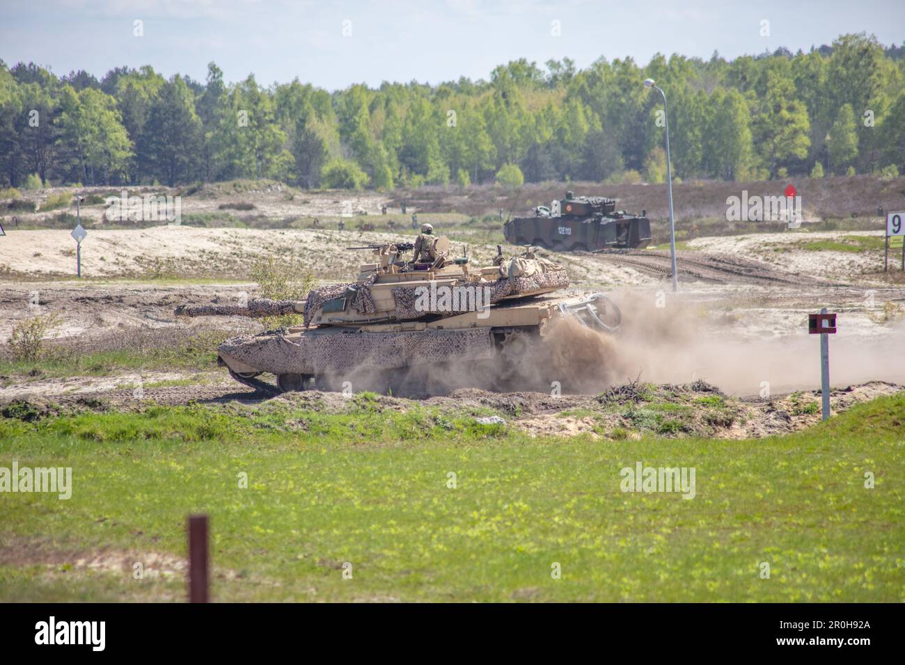 U.S. Soldiers assigned to 2nd Battalion, 70th Armor Regiment, 2nd ...
