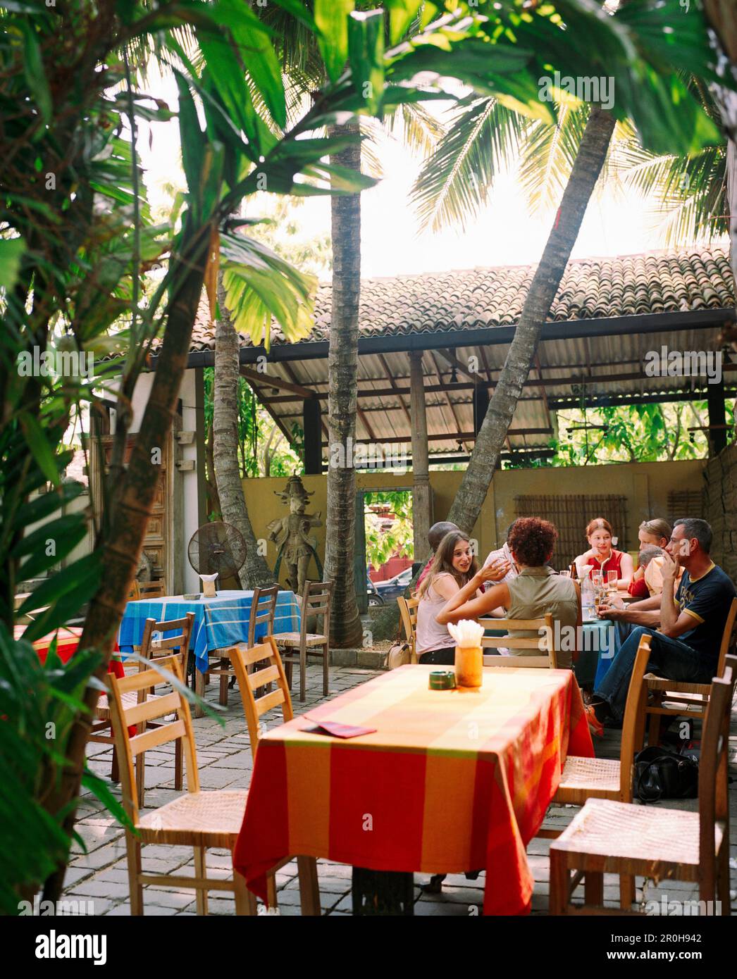 Barefoot cafe colombo hi-res stock photography and images - Alamy