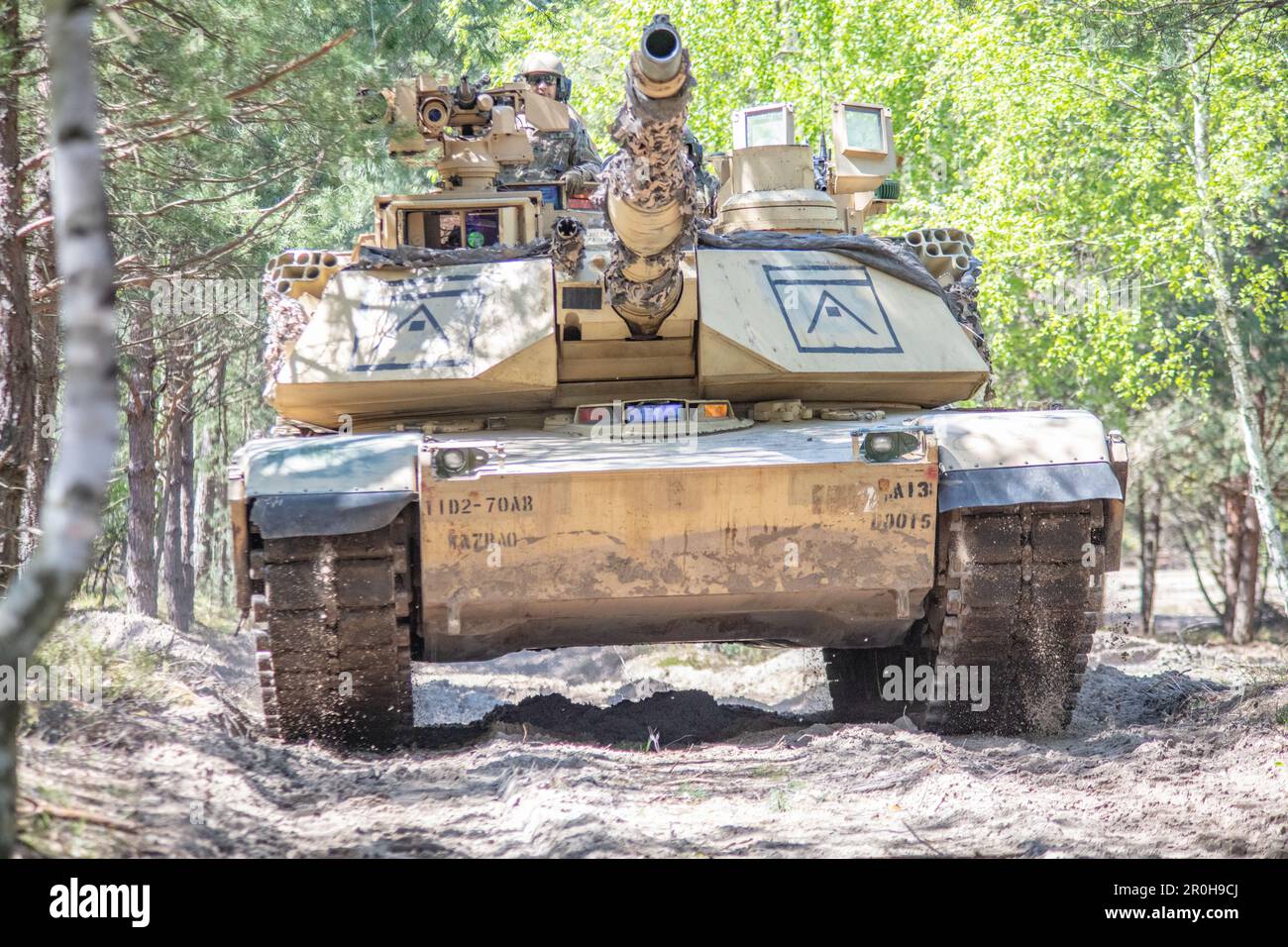 U.S. Soldiers assigned to 2nd Battalion, 70th Armor Regiment, 2nd ...