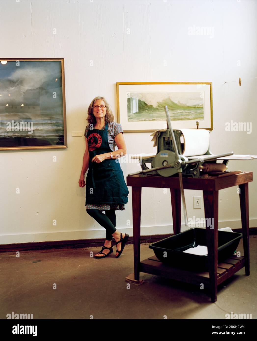 USA, California, Point Reyes Station, portrait of artist and painter ...