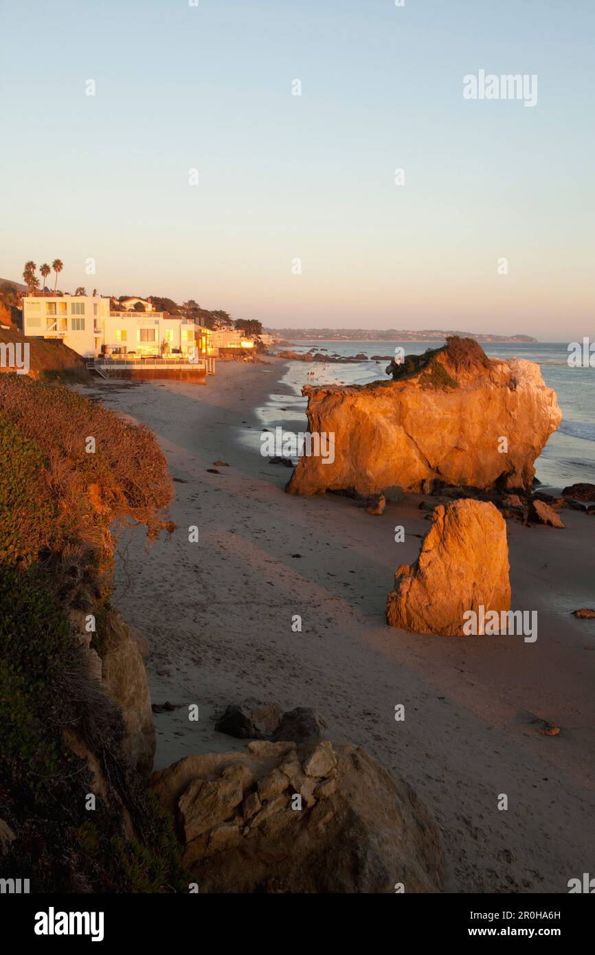 Malibu village hi-res stock photography and images - Alamy