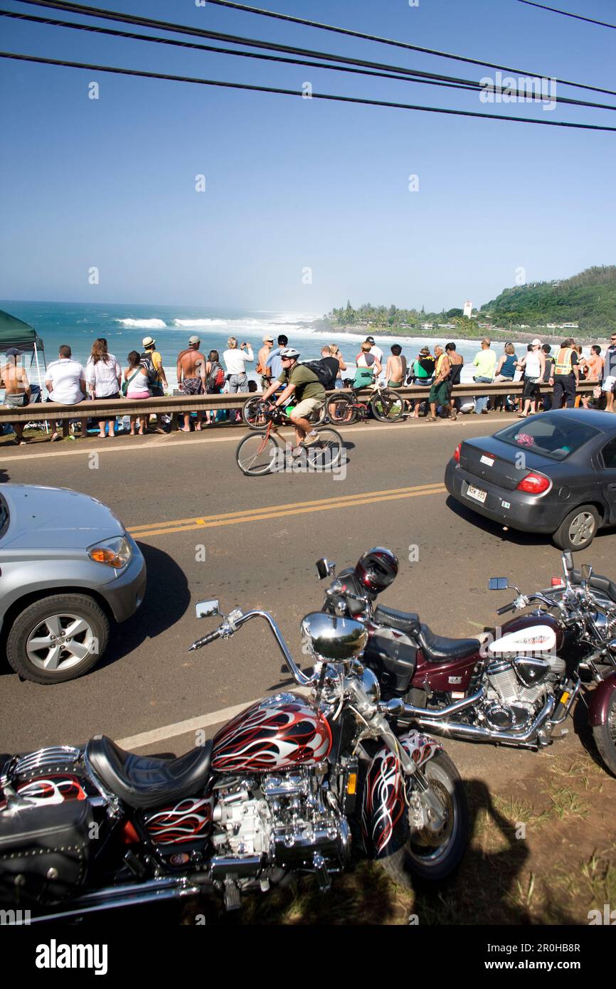Surf competition hawaii crowd hi-res stock photography and images - Alamy