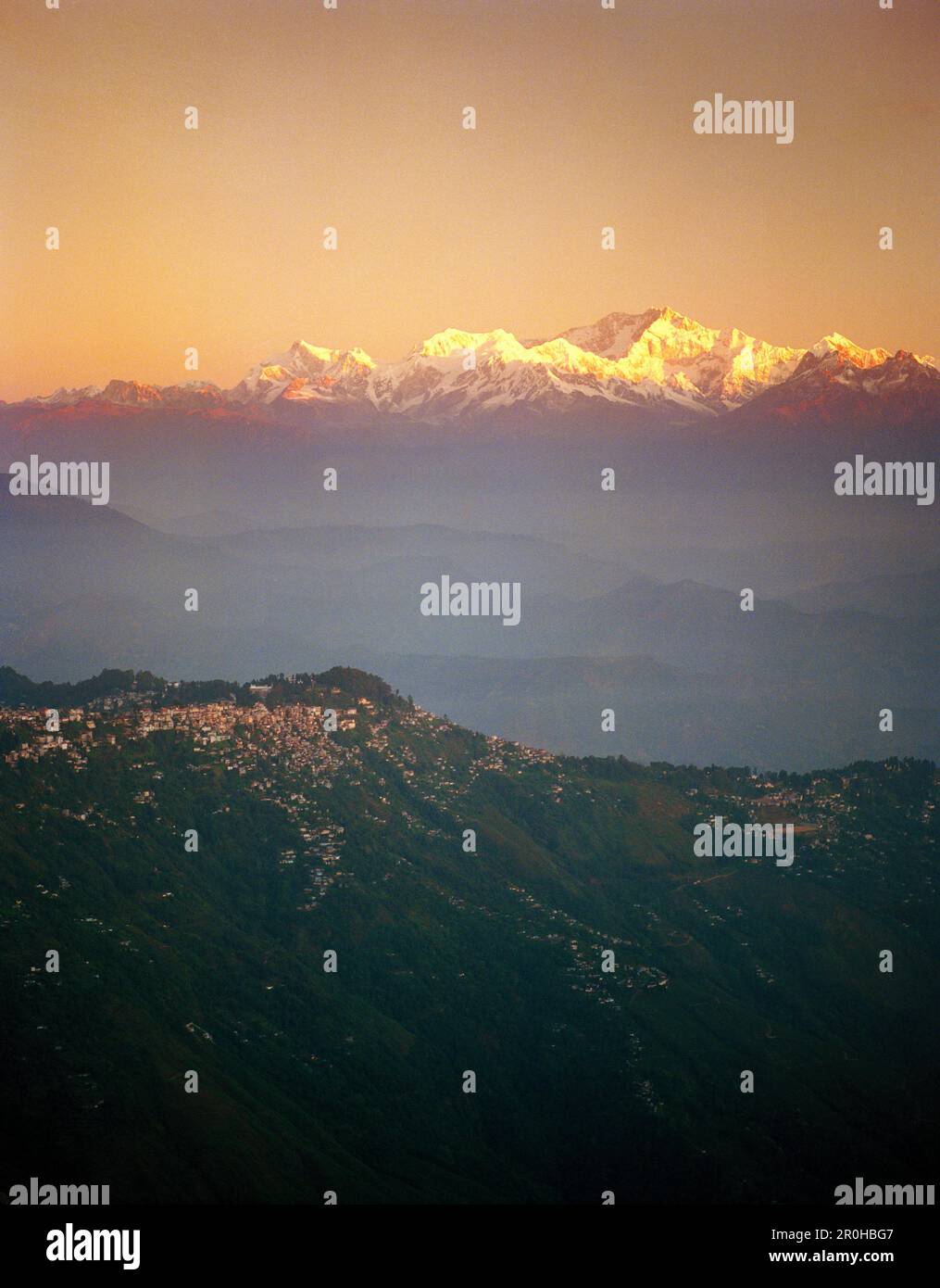 Tiger hill darjeeling hi-res stock photography and images - Alamy
