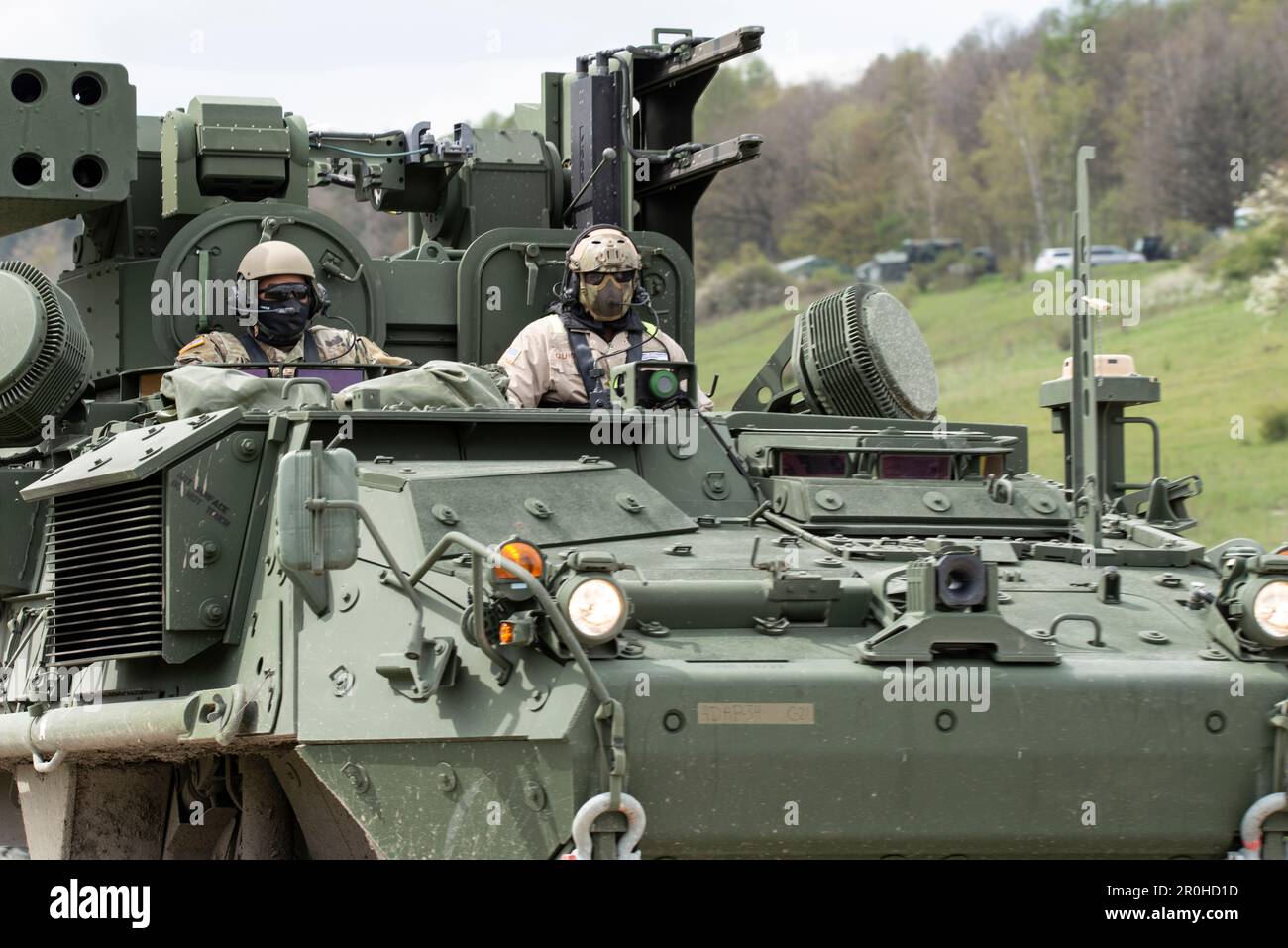 U.S. Army Soldiers with C - Battery, 5th Battalion, 4th Air Defense ...