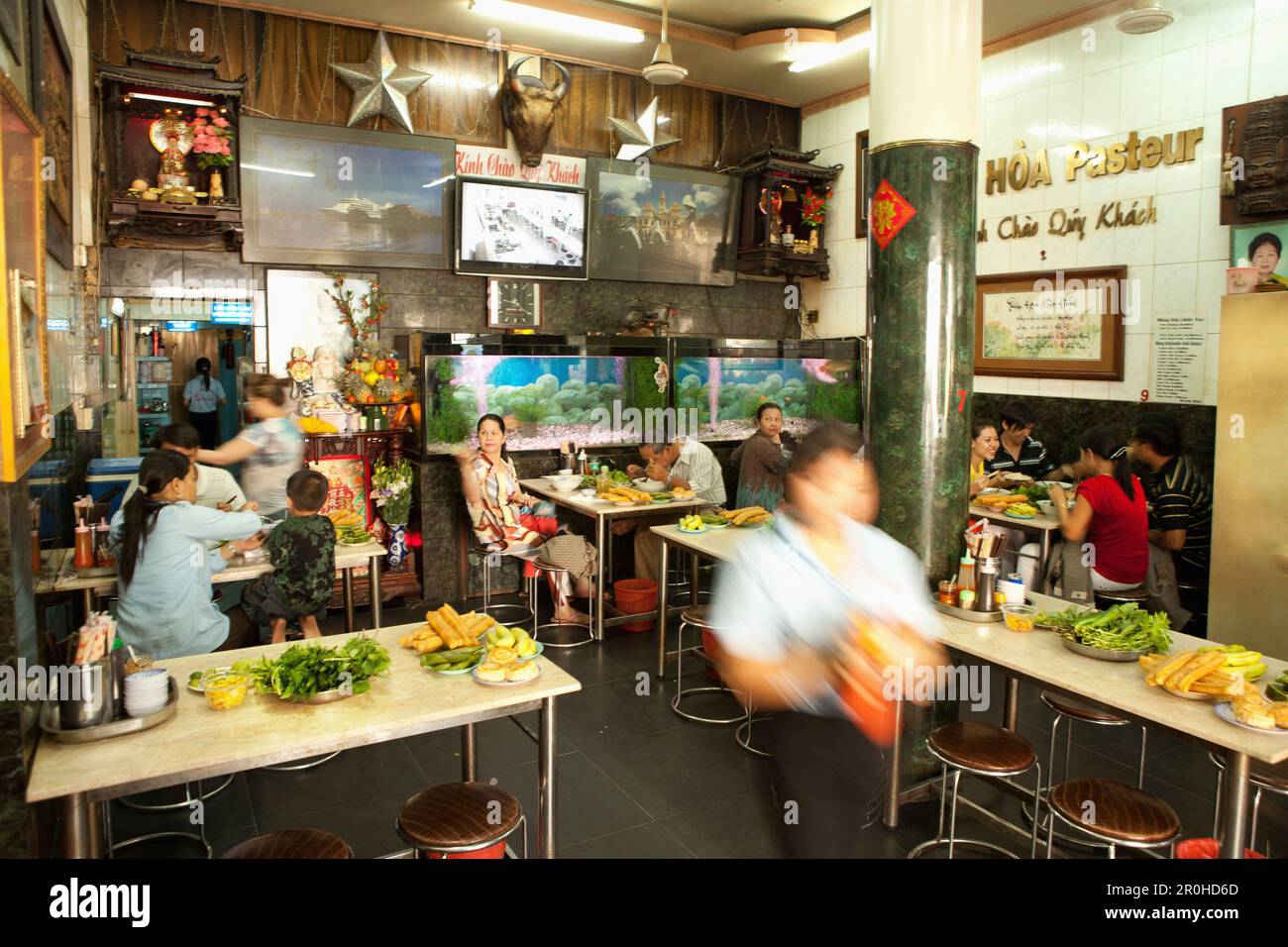 VIETNAM, Saigon, restaurant Pho Hoa aka Pho Hoa Pasteur, a local ...