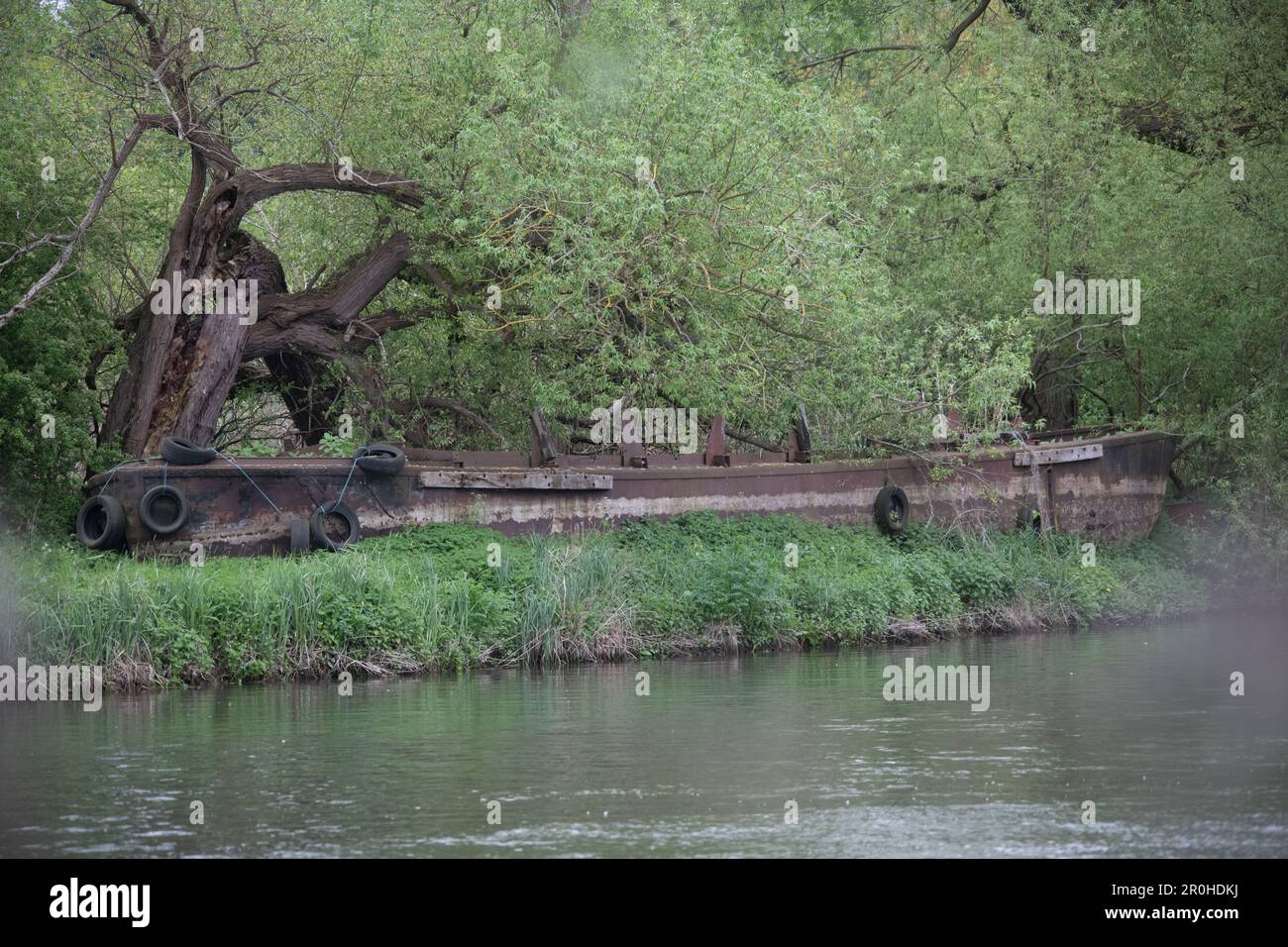 Old river barge hi-res stock photography and images - Alamy