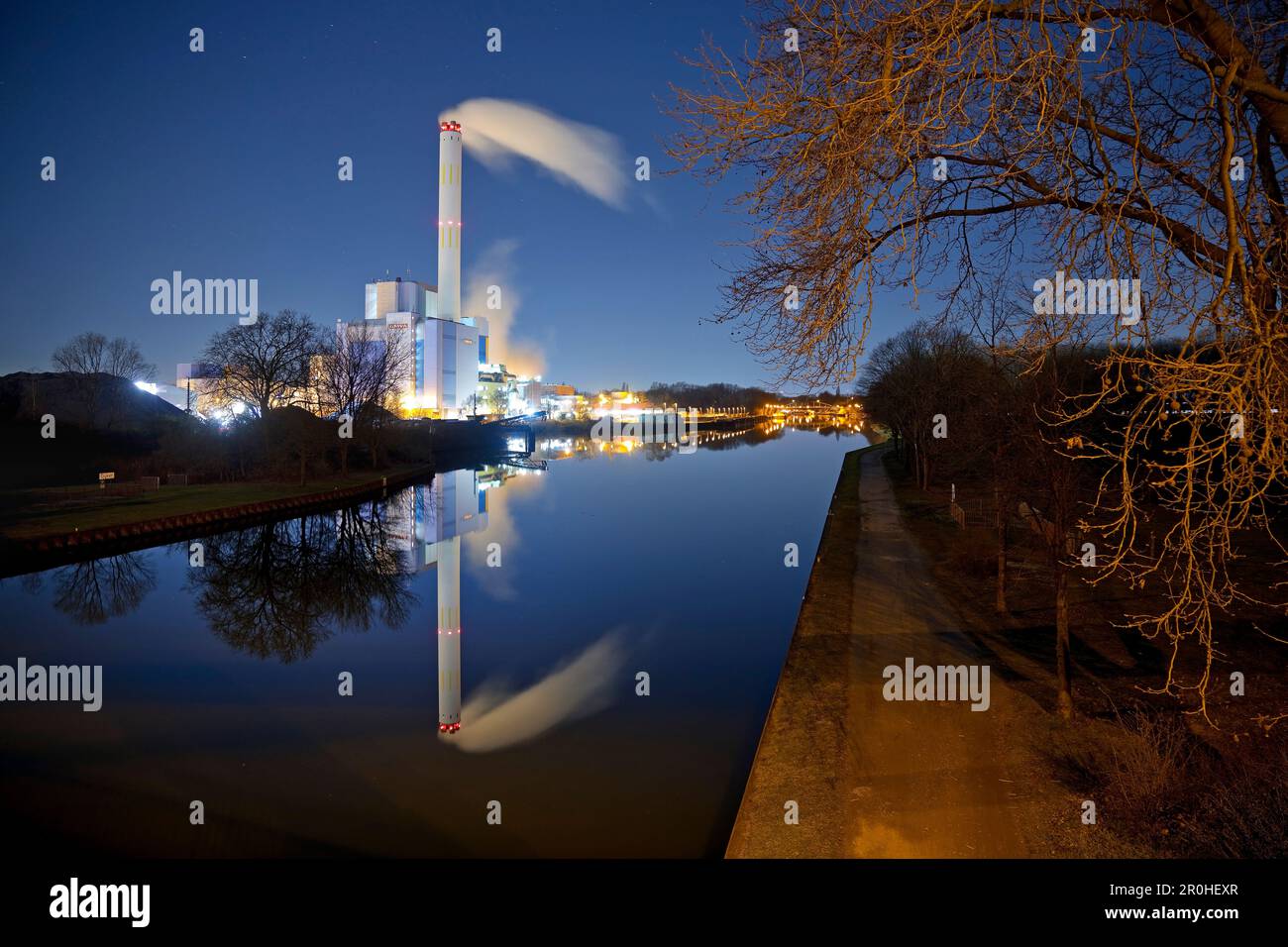 GMVA waste-to-energy plant at Rhine-Herne Canal at night, Germany ...