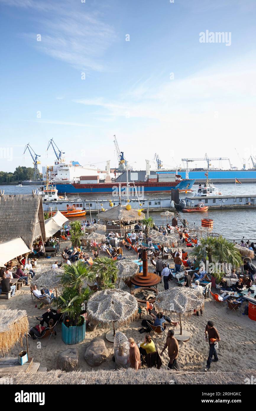 Beach bar Strand Pauli, Hafenstrasse, Hamburg harbour, Germany Stock ...