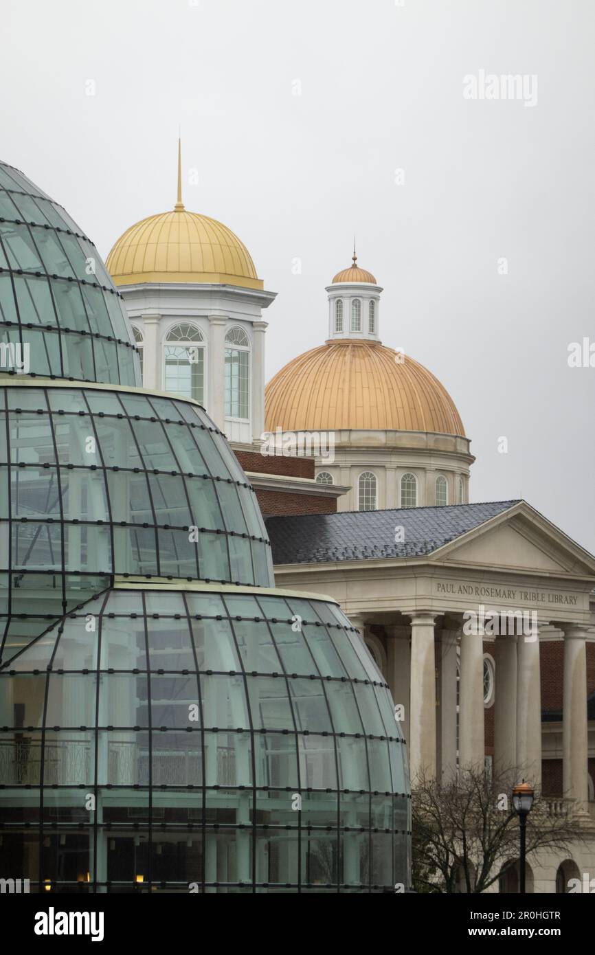 Christopher Newport University in Newport News Virginia Stock Photo - Alamy