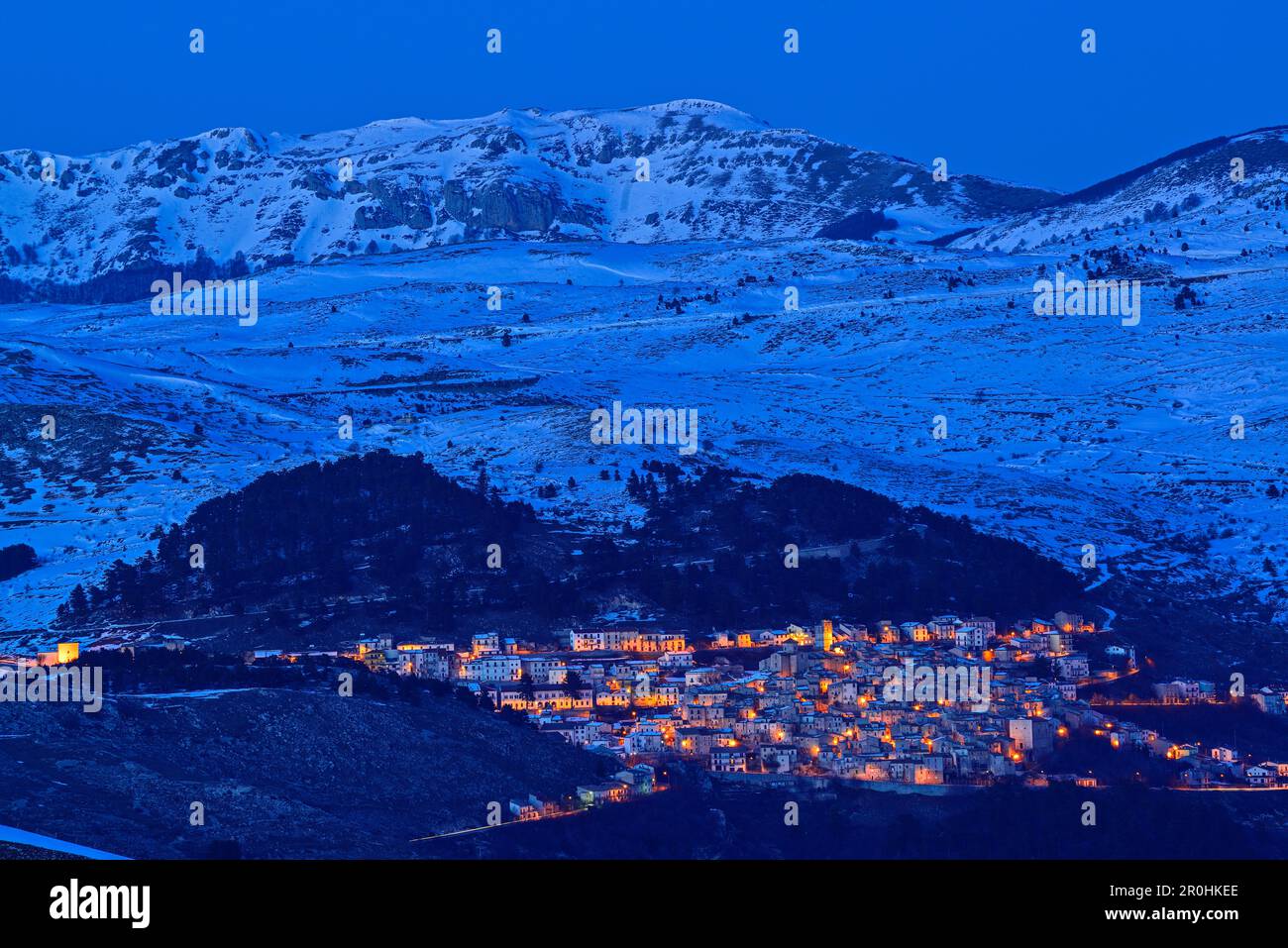 Illuminated Castel del Monte in front of Campo Imperatore, Calascio ...