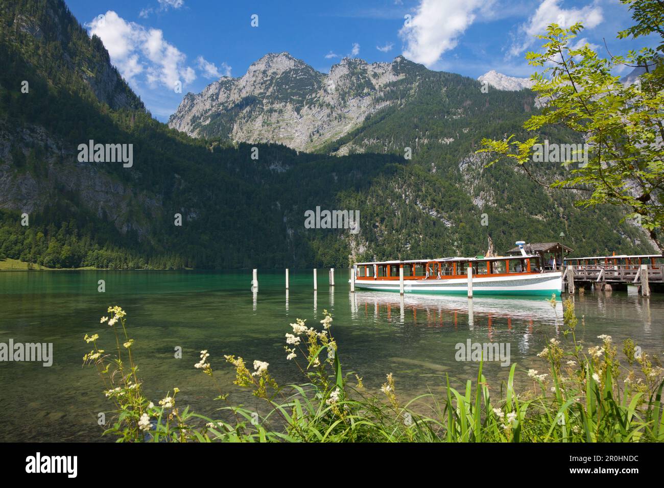Excursion boat at Salet pier, Koenigssee, Berchtesgaden region ...