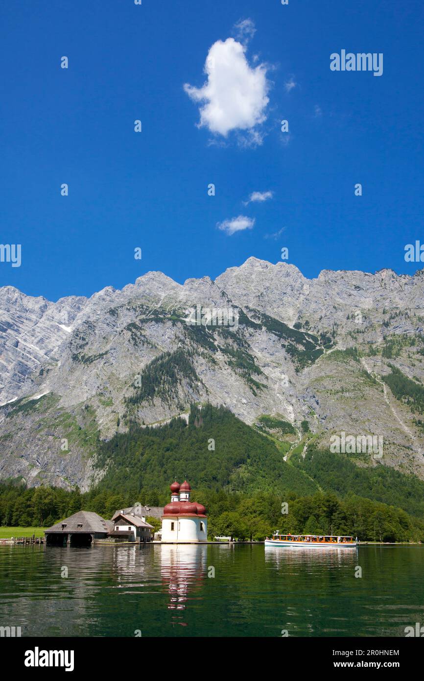 Excursion boat in front of baroque style pilgrimage church St ...