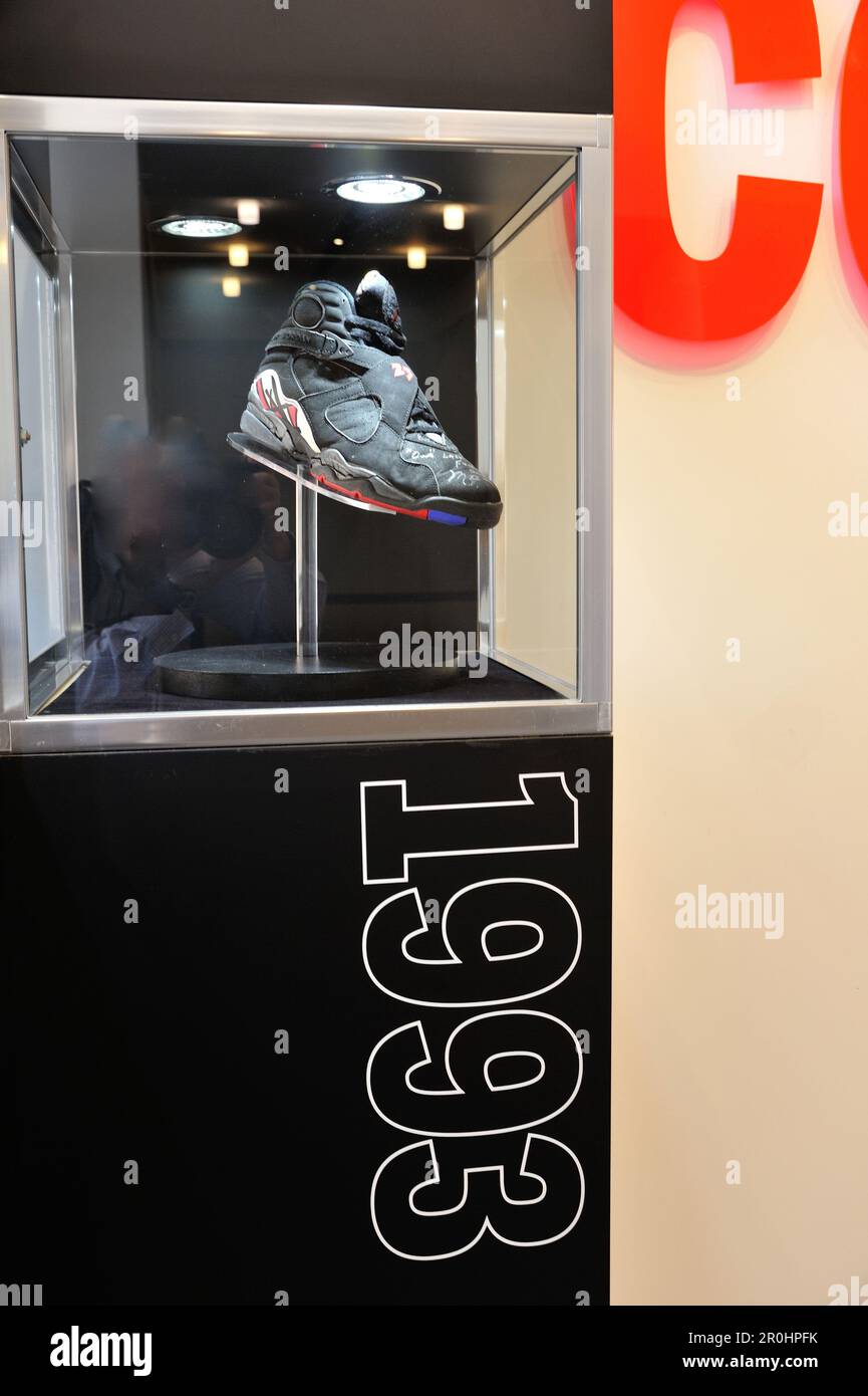 New York, USA. 08th May, 2023. The Dynasty Collection: The Complete Set ...