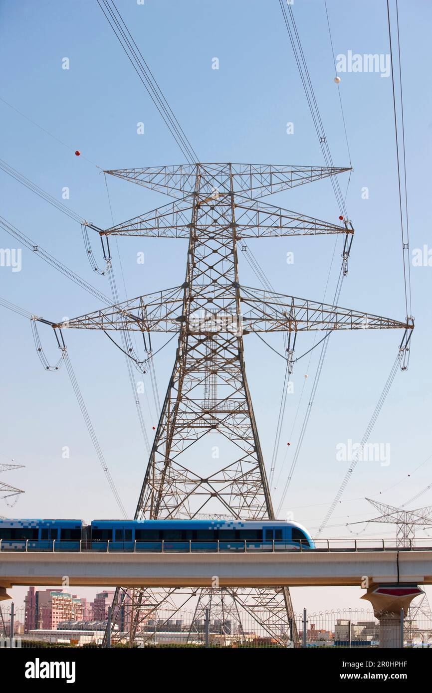 Electricity pylon, Dubai, United Arab Emirates Stock Photo - Alamy