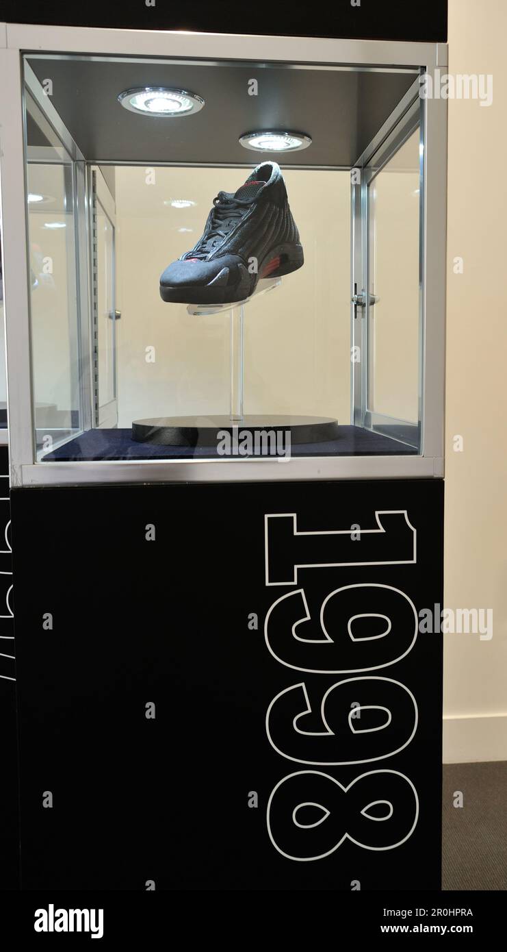 New York, USA. 08th May, 2023. The Dynasty Collection: The Complete Set ...