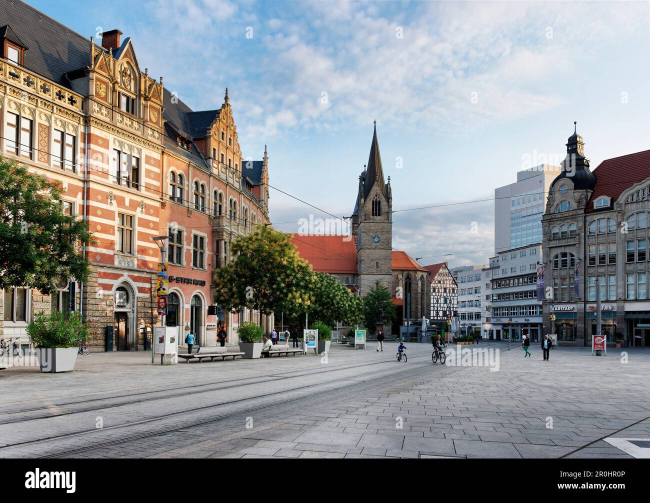 Main Post Office, Kaufmannskirche und Department Store Roemischer ...