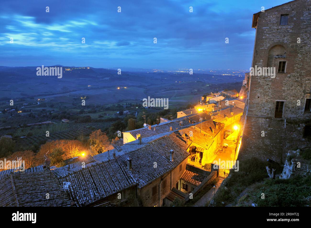 Landscape from the south of siena hi-res stock photography and images ...