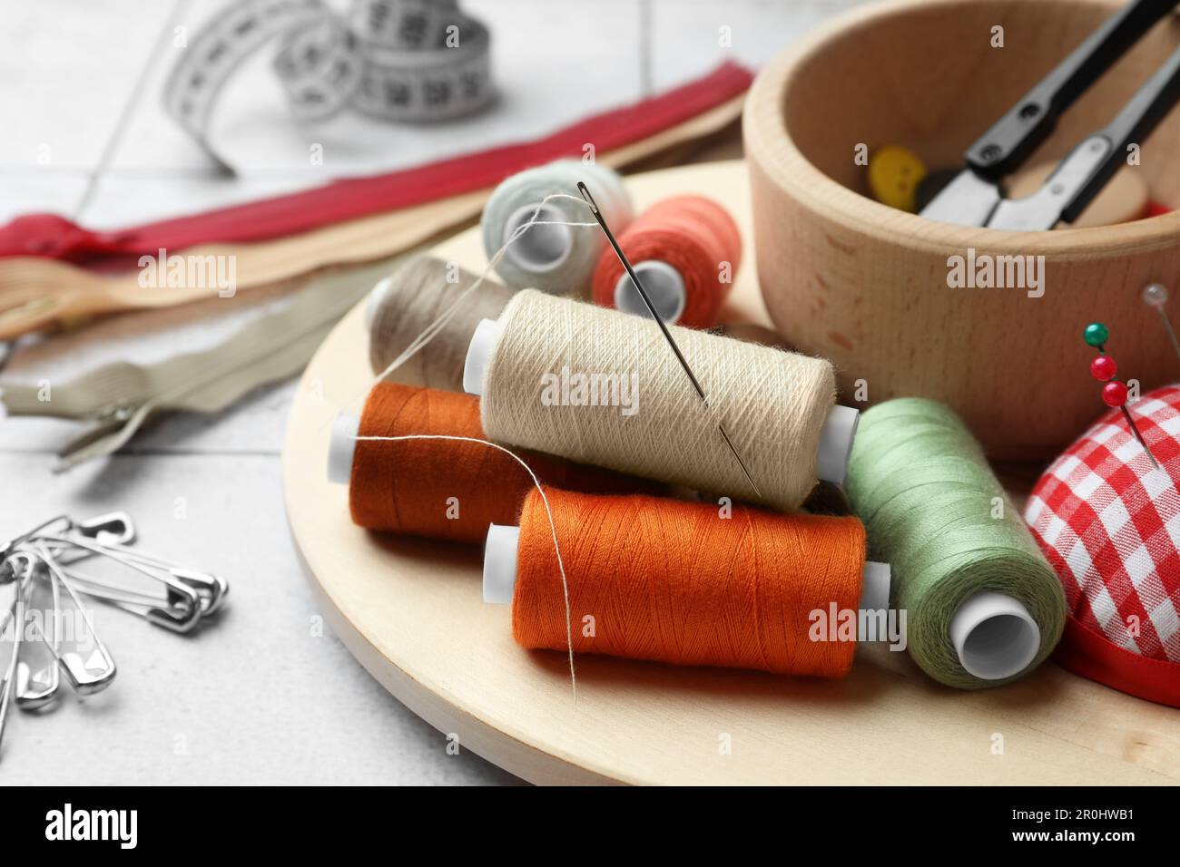 Light tiles hi-res stock photography and images - Alamy