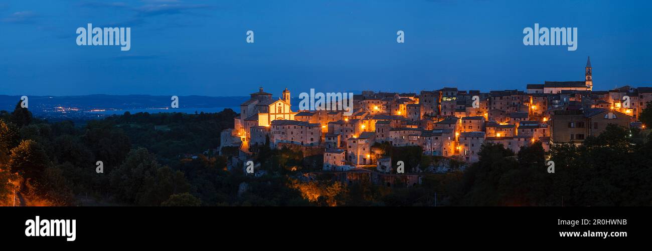 Historic hill town of Grotte di Castro at night, Lago di Bolsena ...