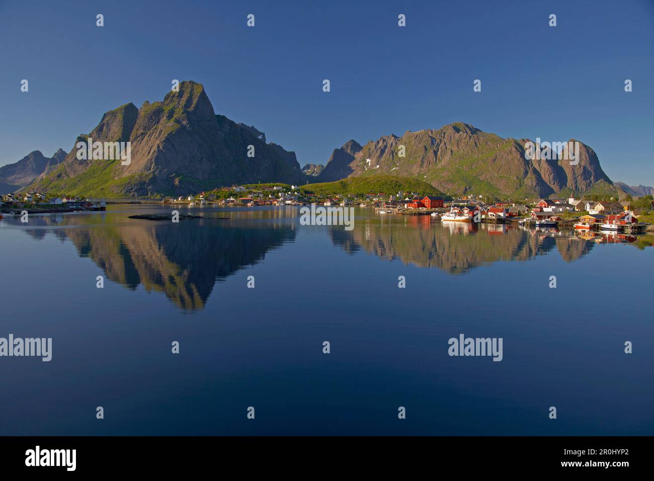 View at the fishing village of Reine, Isle of Moskenes, Lofoten ...