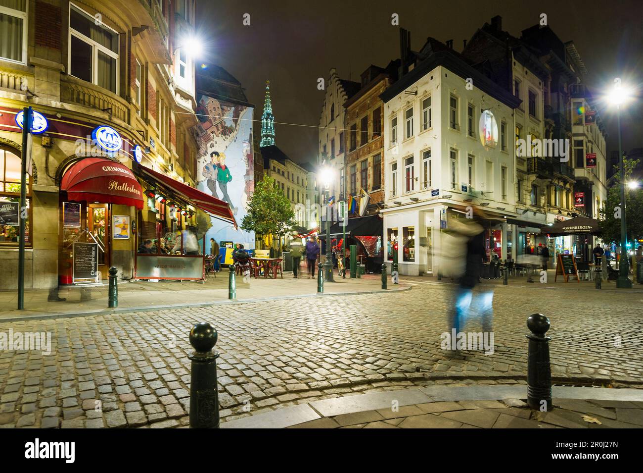 Historic city with bars and restaurants at night, City of Brussels ...