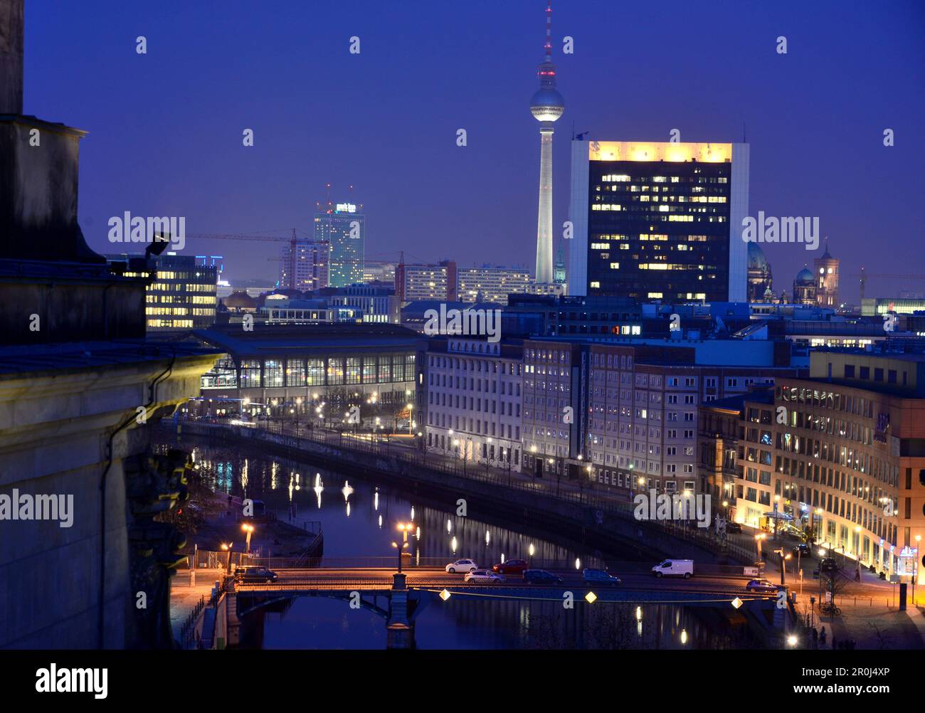 Night cityscape view berlin hi-res stock photography and images - Alamy