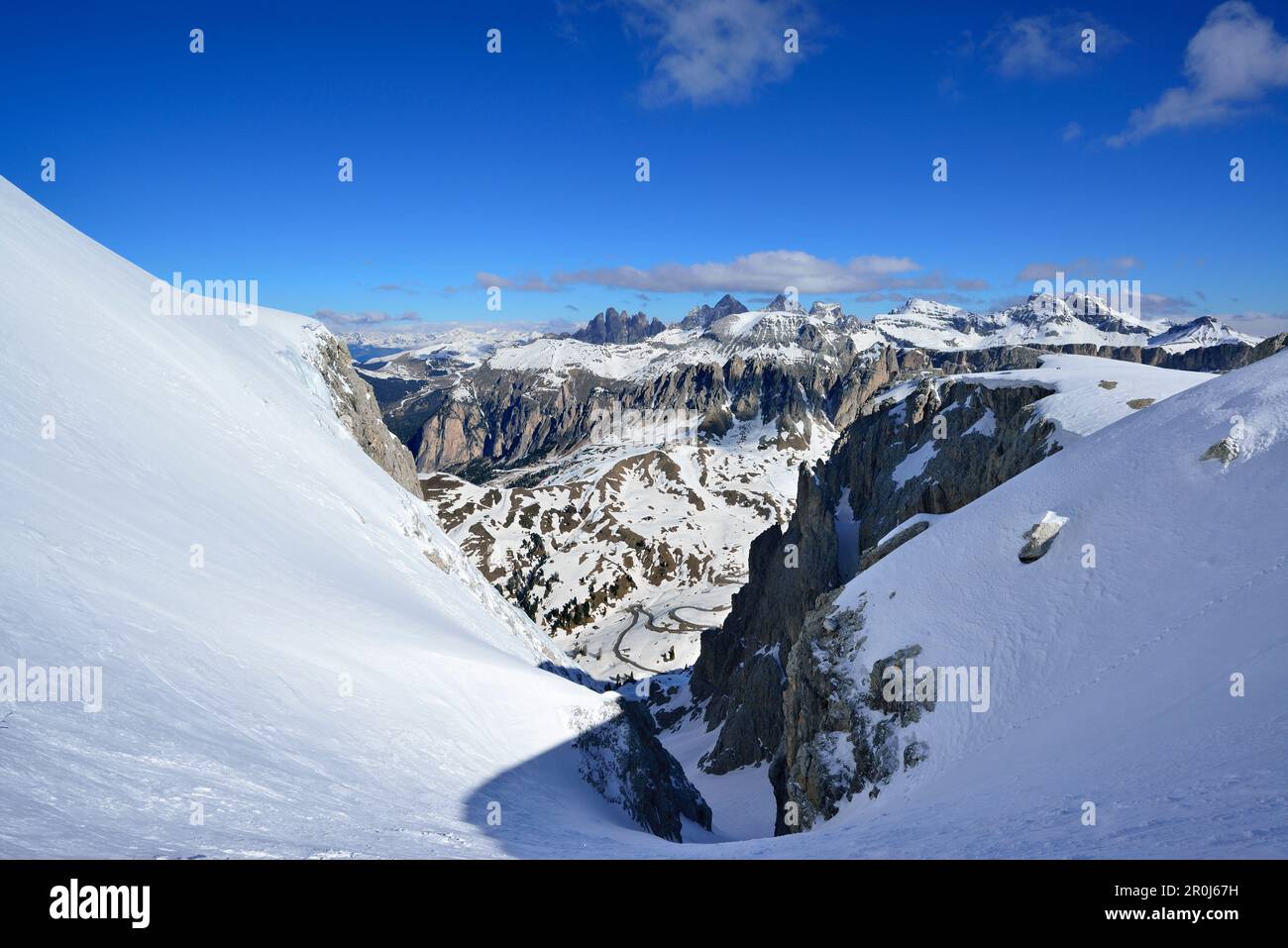 Narrow couloir in Val Culea, Geisler Group in background, Sella Group ...