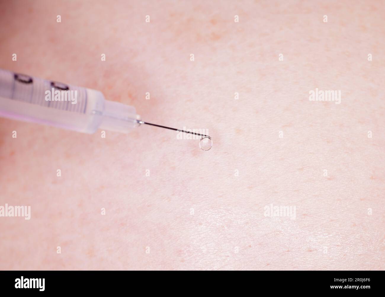 Self injection syringe hi-res stock photography and images - Alamy
