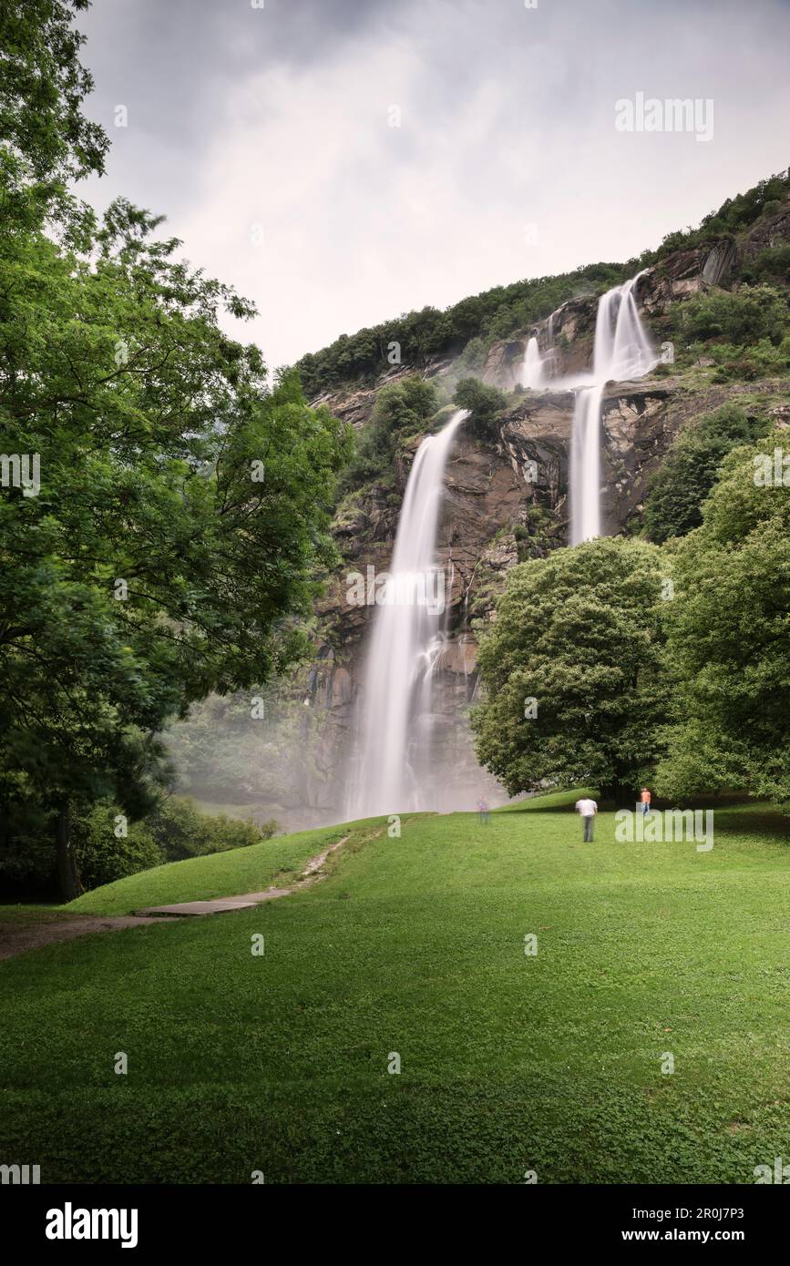 The two cascades of waterfall Cascata dell' acquafraggia, Lake Como ...