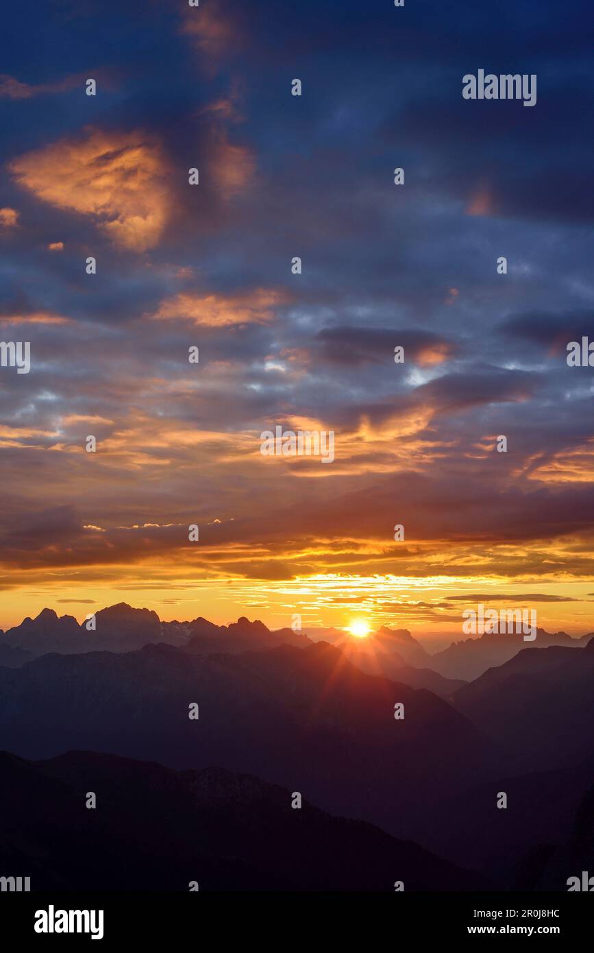 Sunrise over Dolomites with Marmolada, Antelao, Pelmo and Civetta ...