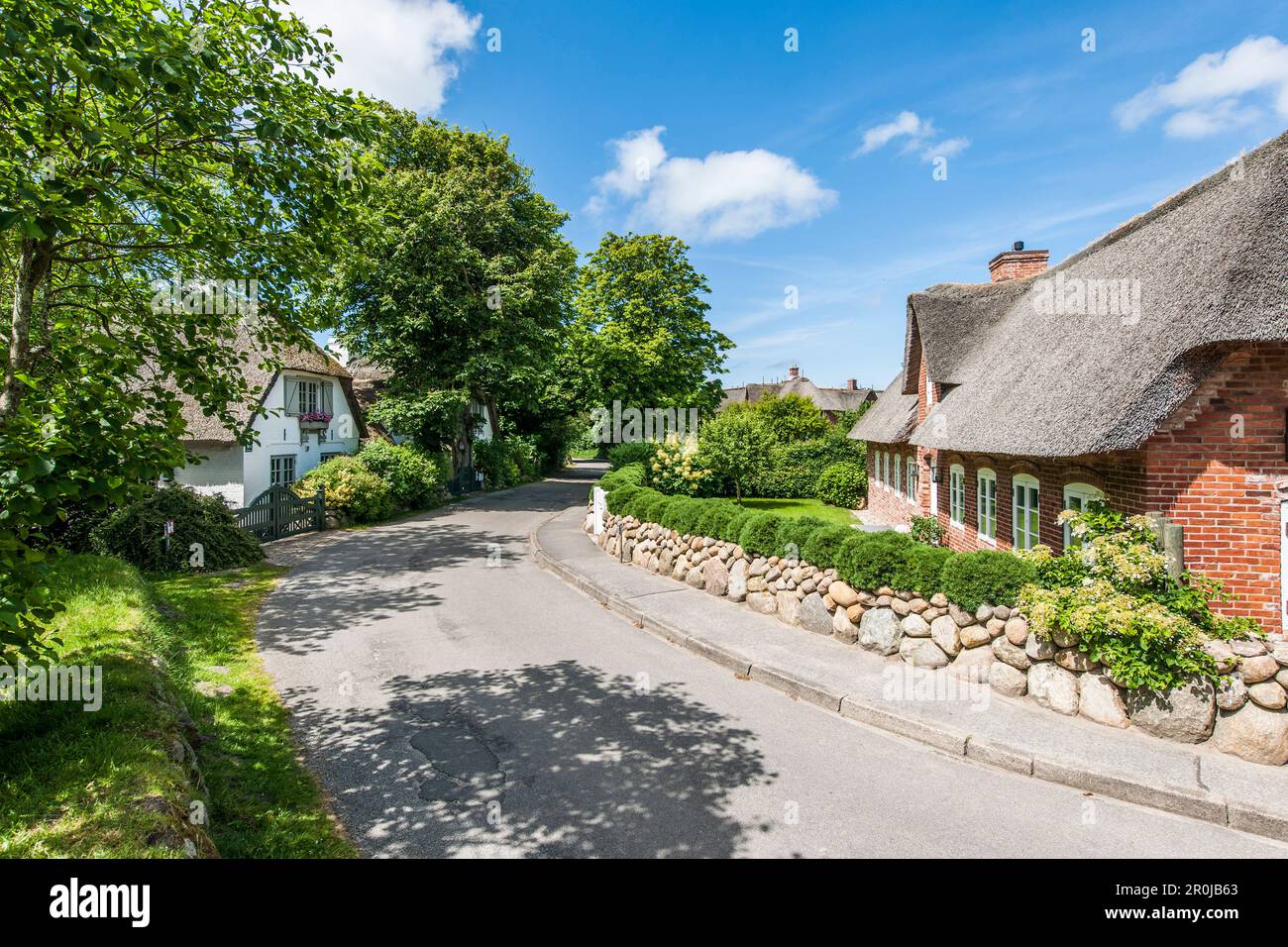 Thatched-roof houses, Keitum, Sylt, Schleswig-Holstein, Germany Stock ...