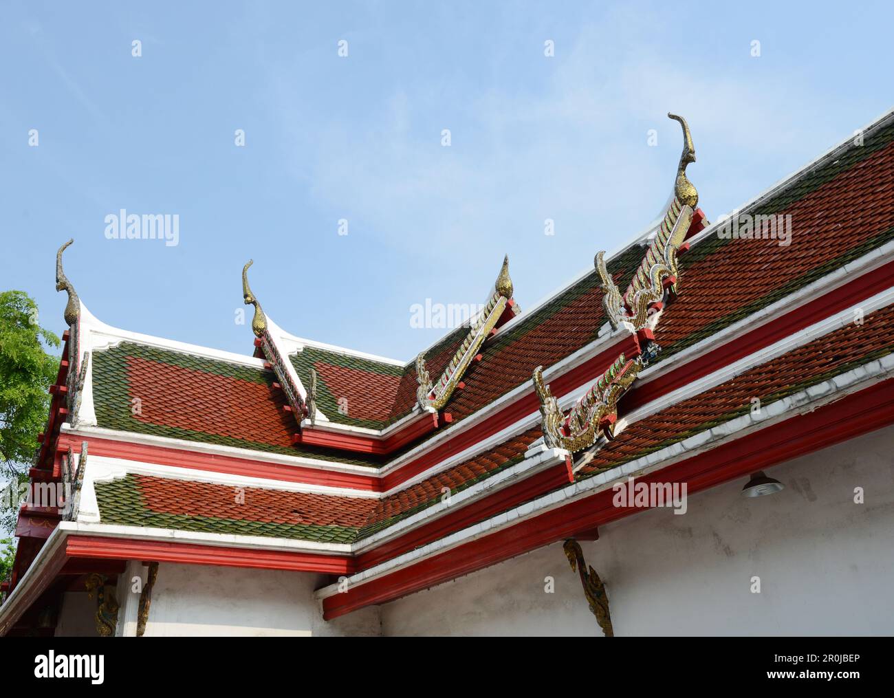 Wat pathum khongkha ratchaworawihan hi-res stock photography and images ...