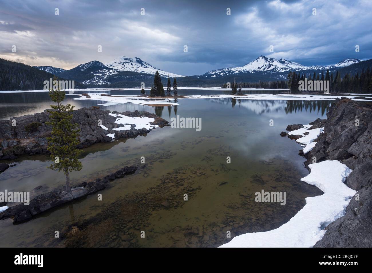 Deschutes National Forest, Mount South Sister, Mount Broken Top, Three ...
