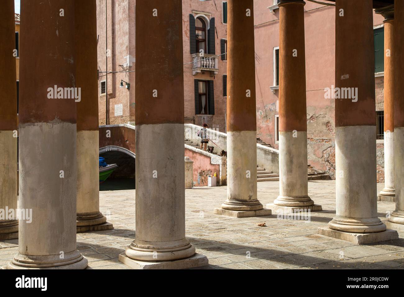Campo della Confraternita, colonnade, church of San Francesco della ...